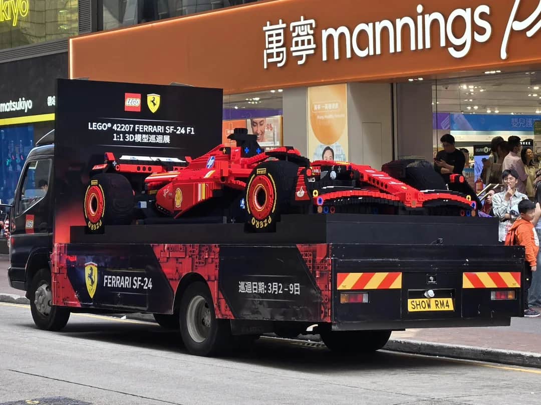 What Is Oversized Marketing? Why Should You Consider It?